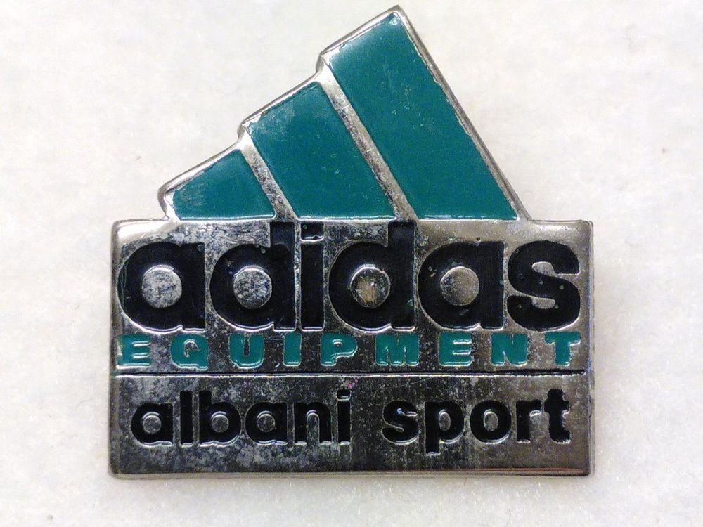 Pin Adidas (Gebraucht) in für CHF 1 – mit Lieferung auf Ricardo kaufen