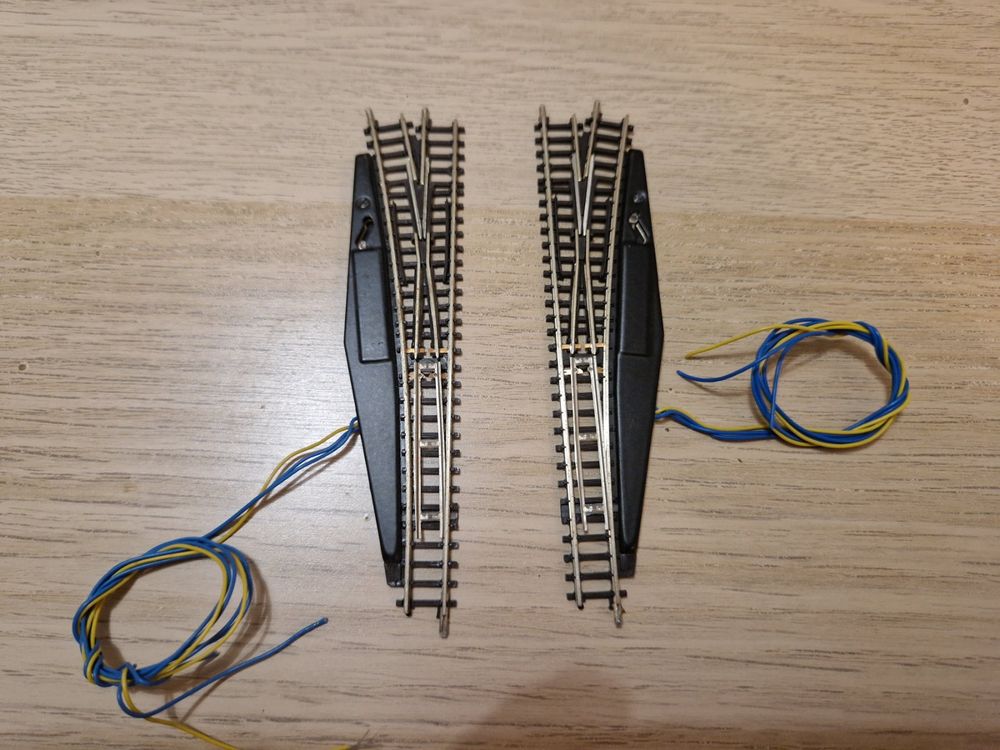 Märklin Z 8562 + 8563 Weichenpaar (6) (Gebraucht) in St-Aubin-Sauges für CHF 38 – mit Lieferung ...