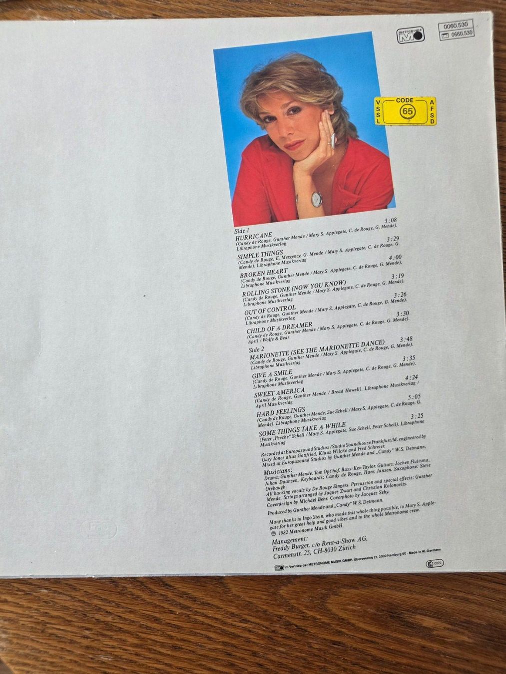 Sue Schell, Friend To Friend (Usato) a Davos Glaris per CHF 5 – con ...