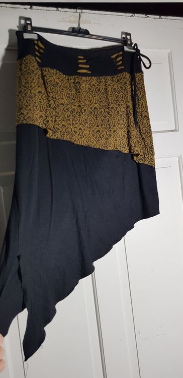 Designer Rock mit Muster schwarz Gold asymetrisch L | Kaufen auf Ricardo