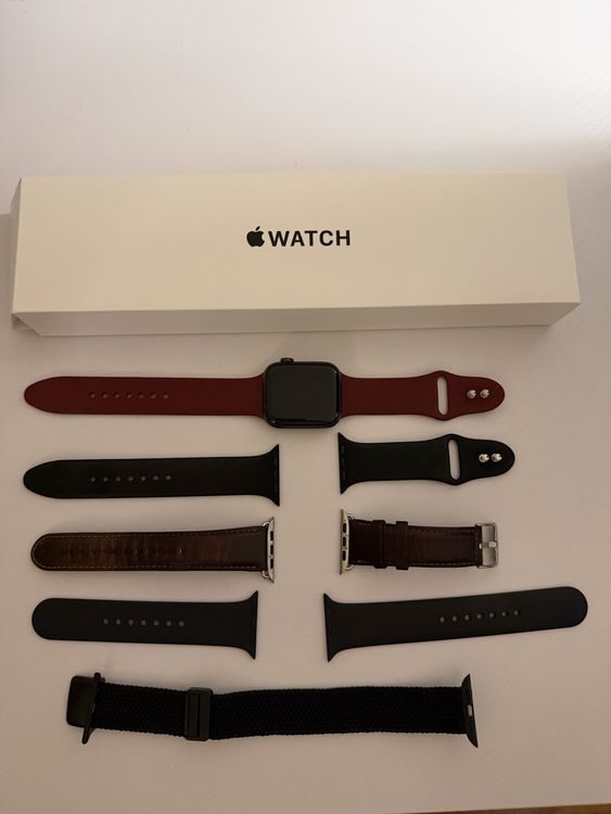Apple Watch SE Space Gray Aluminum Case 44 mm zu verkaufen (Gebraucht ...
