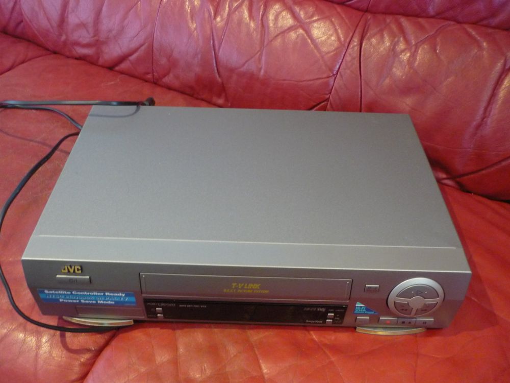 VHS Videorecorder - JVC VHS NTSC - HR - J670 (Gebraucht) in Beringen für CHF 109 – mit Lieferung ...