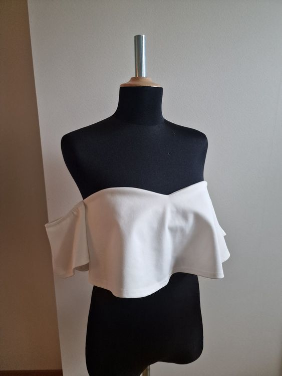 Kurzes Top mir Volants (Gebraucht) in Zürich für CHF 7 – mit Lieferung auf Ricardo kaufen