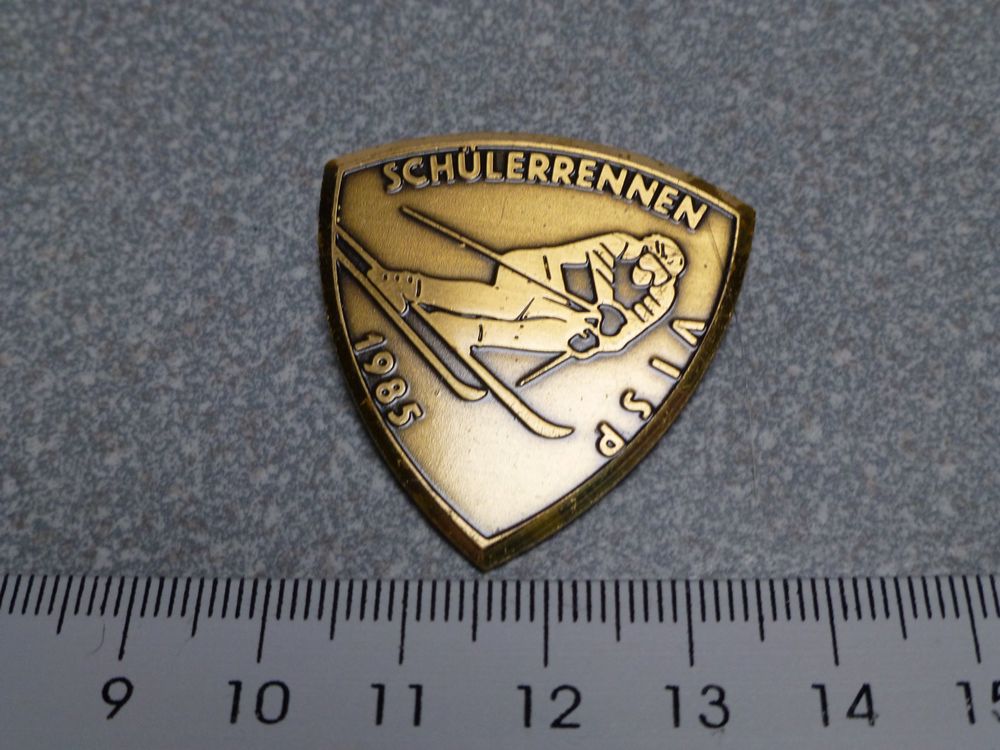 PIN ABZEICHEN ANSTECKER ABZEICHEN (Gebraucht) in Gränichen für CHF 3 ...