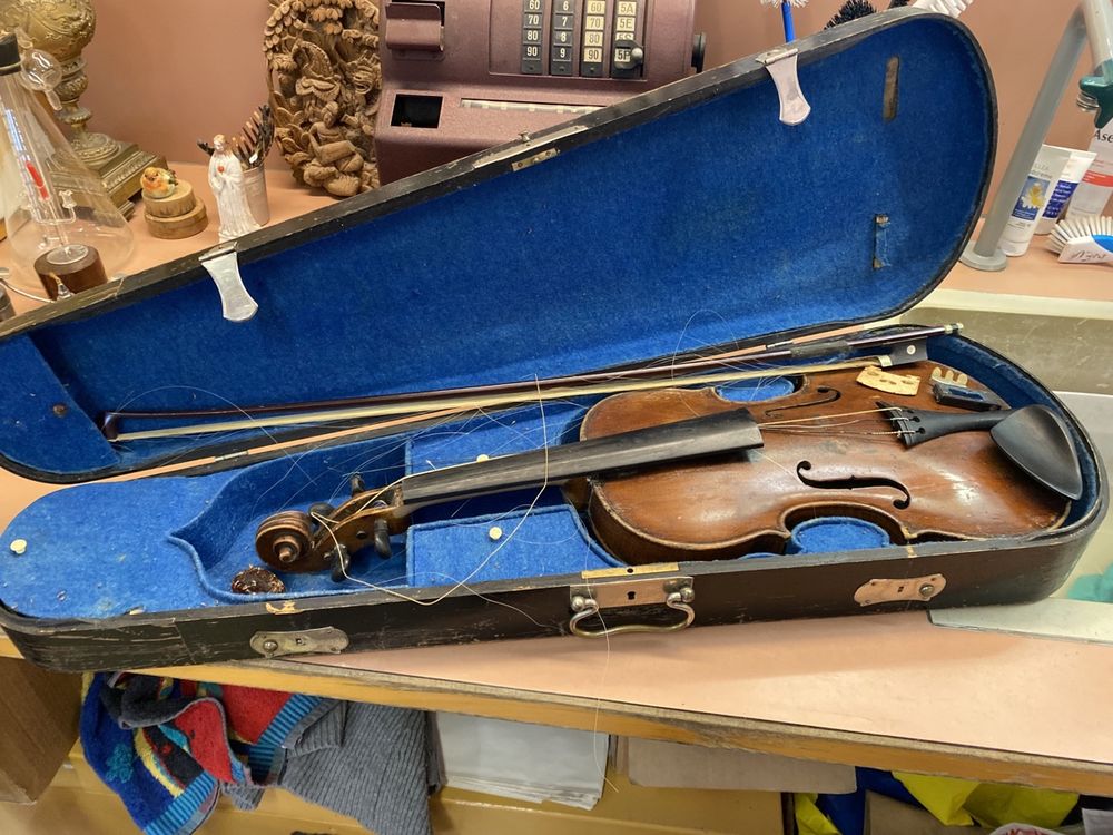 Geige in Holzkoffer (Gebraucht) in für CHF 1116 – mit Lieferung auf ...