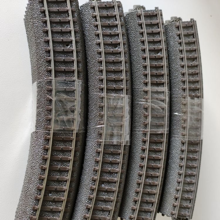 24 Stück C-Gleis gebogen 24130 | Kaufen auf Ricardo