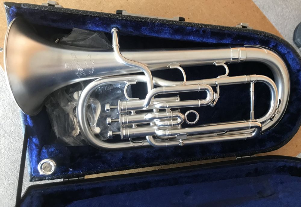 Es-Horn Besson, New Standard, mit Koffer | Kaufen auf Ricardo