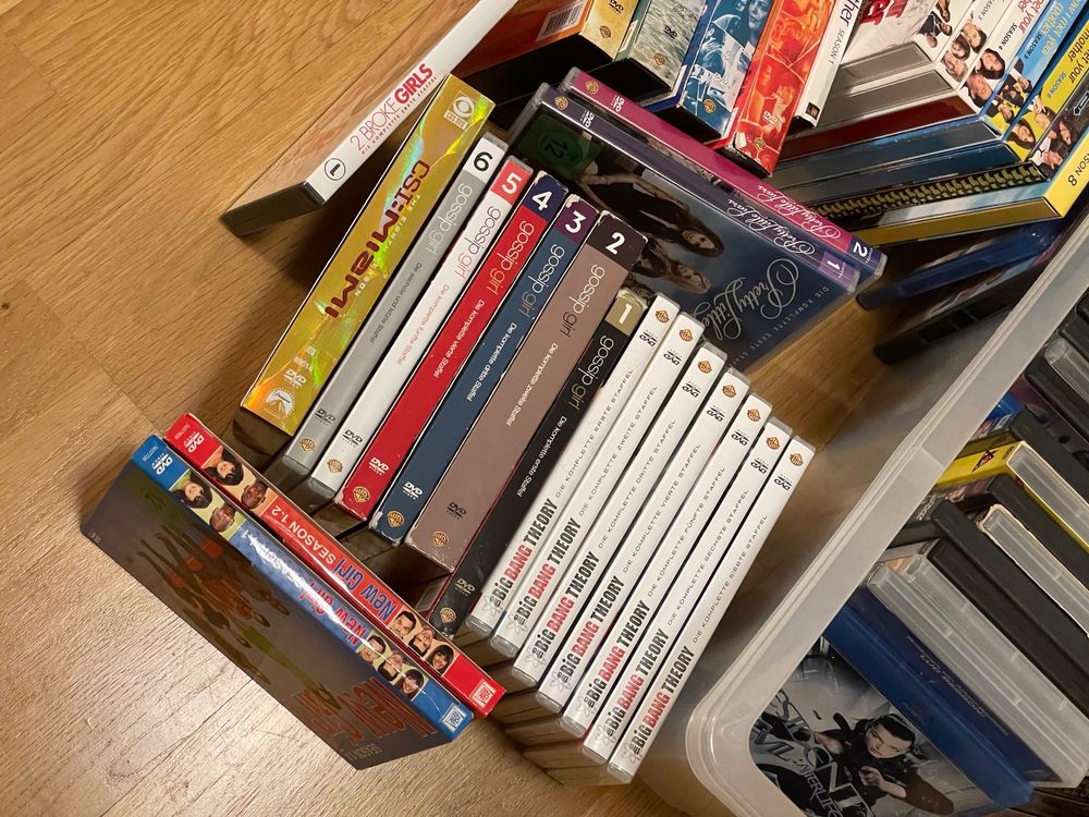 Grosse DVD Box inkl. Serien mixed generes | Kaufen auf Ricardo