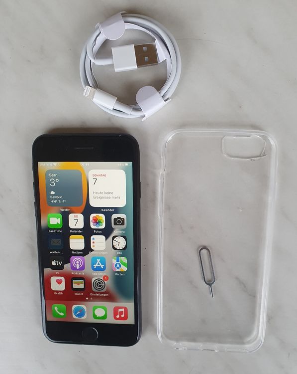 Iphone 7 32 GB neue Batterie und Zubehör | Kaufen auf Ricardo