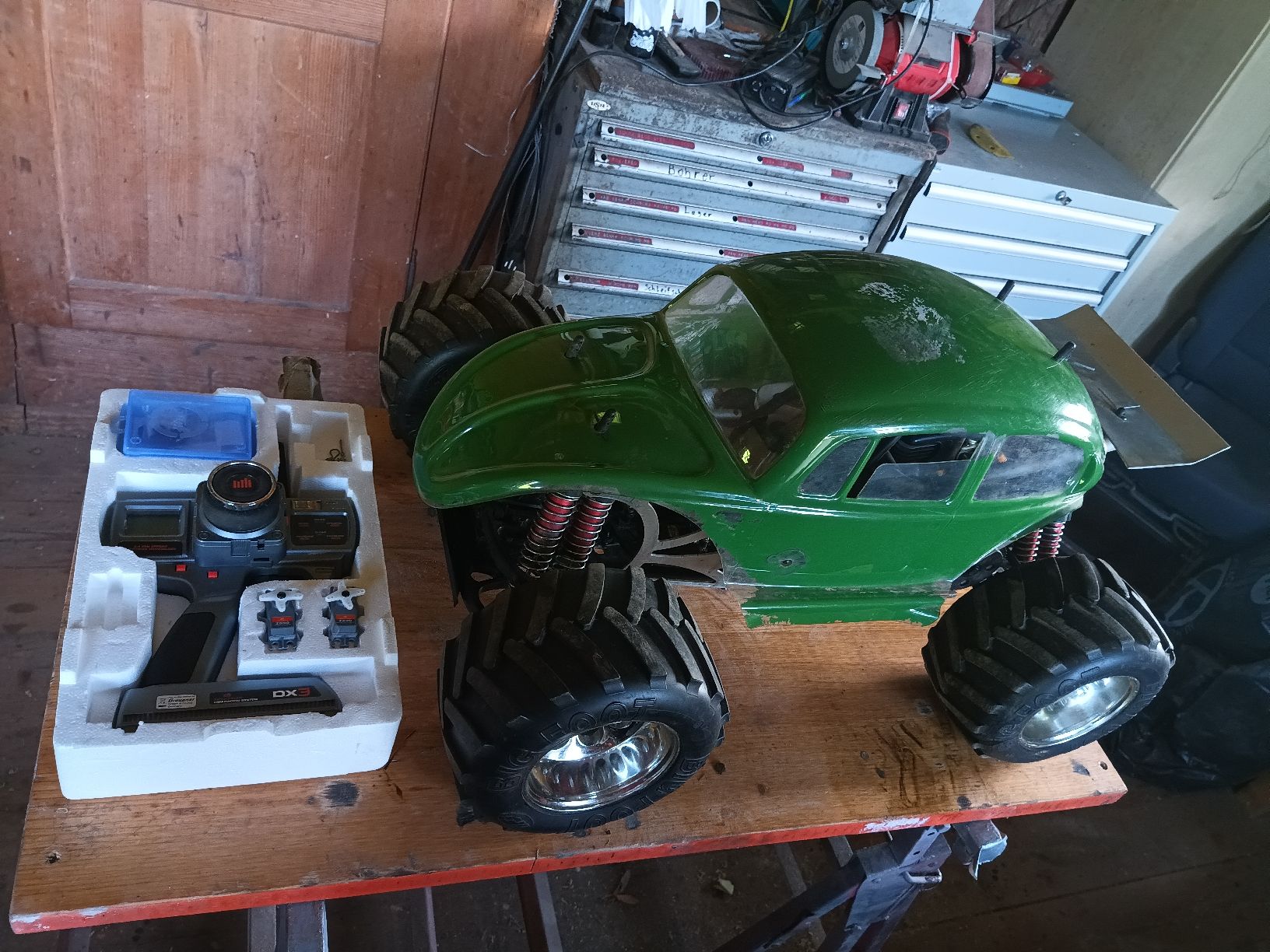 RC Monster-Beetle 1:6, mit Spektrum DX3S Funke, (Gebraucht) in Zäziwil ...