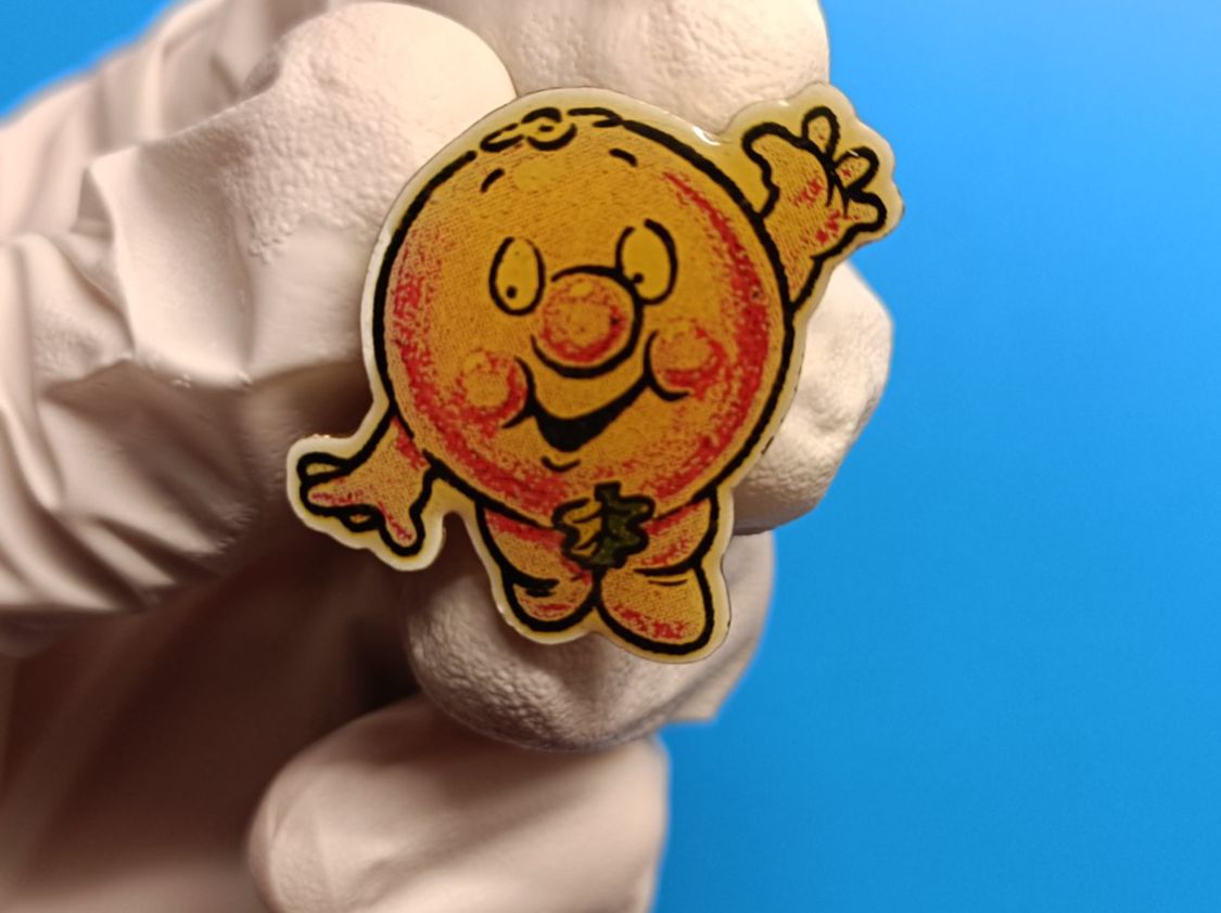 Pin Tomatenmännchen - Box 39 (Gebraucht) in Köniz für CHF 1 – mit ...