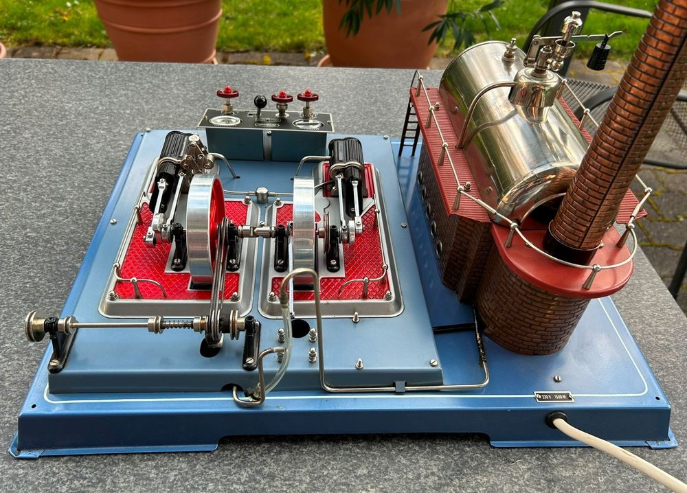 Absolute Rarität: Wilesco D32 2-Zylinder-Dampfmaschine | Kaufen auf Ricardo
