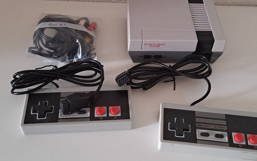 Mini NES Console - Rétro Gaming (Gebraucht) in Chavannes-de-Bogis für ...