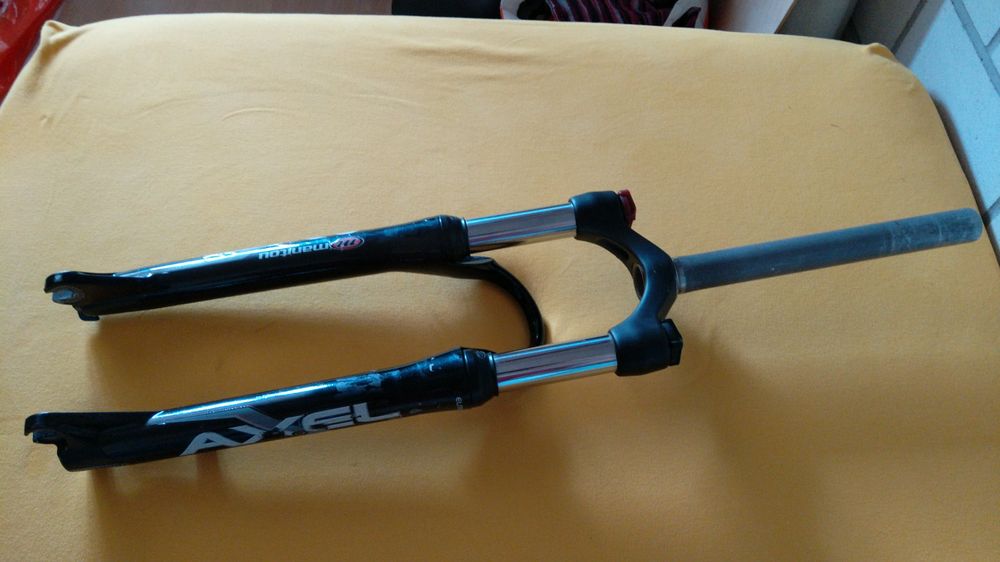 26" Manitou Axel Elite Oil-shock with lockout upgrade | Kaufen auf Ricardo