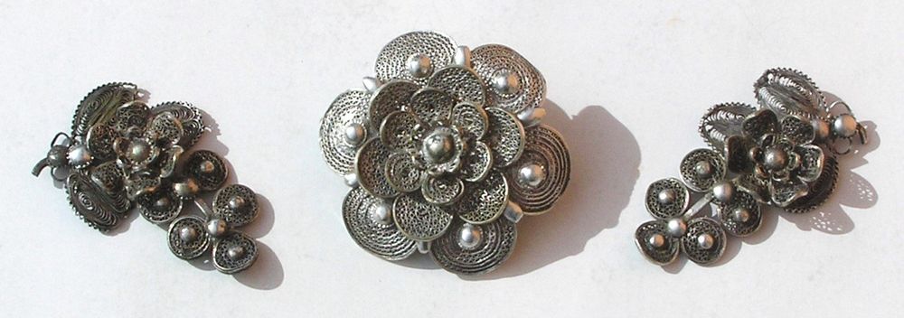 Konvolut alter Trachtenschmuck (Gebraucht) in Grenchen für CHF 100 – mit Lieferung auf Ricardo ...