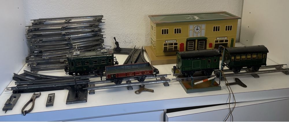 Antique train set Marklin rs 880 in good condition (Gebraucht) in ...