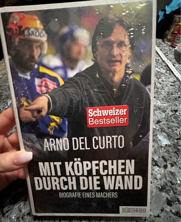 RAUSVERKAUF Buch mit dem Köpfchen durch die Wand (Gebraucht) in Basel für CHF 1 – mit Lieferung ...