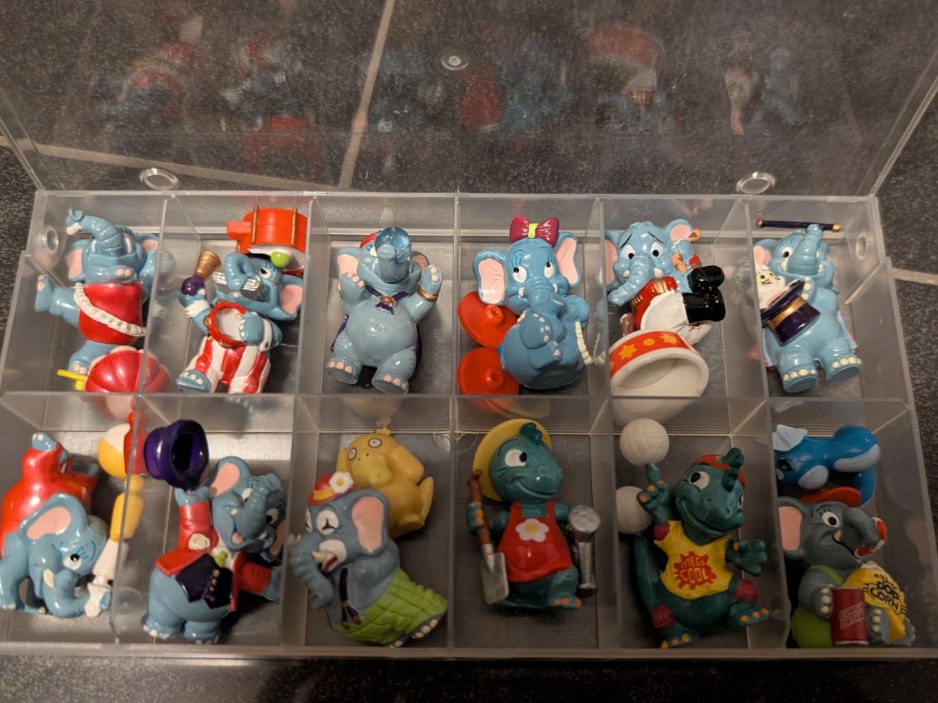 Verkauf Von Uberraschungseier Figuren
