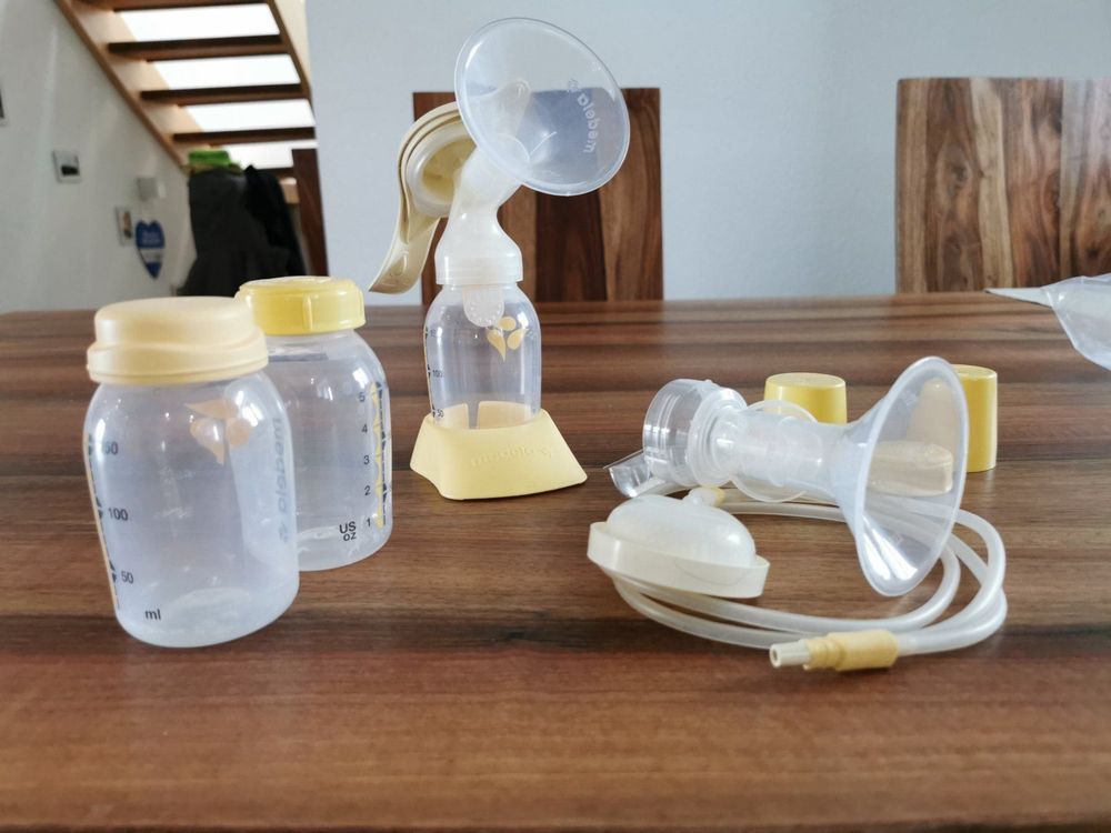 Medela single pump set + Handpumpe (Neu (gemäss Beschreibung)) in ...