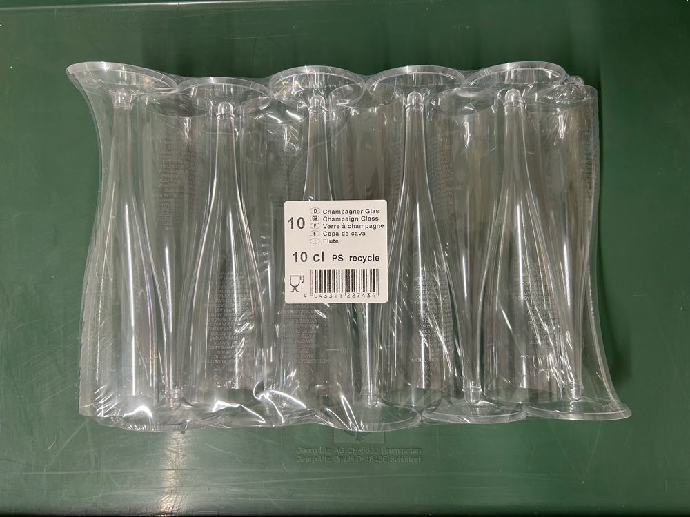 Champagnerglas Plastik 70 Stk. Neu (Neu und originalverpackt) in Wettingen für CHF 20 – nur ...