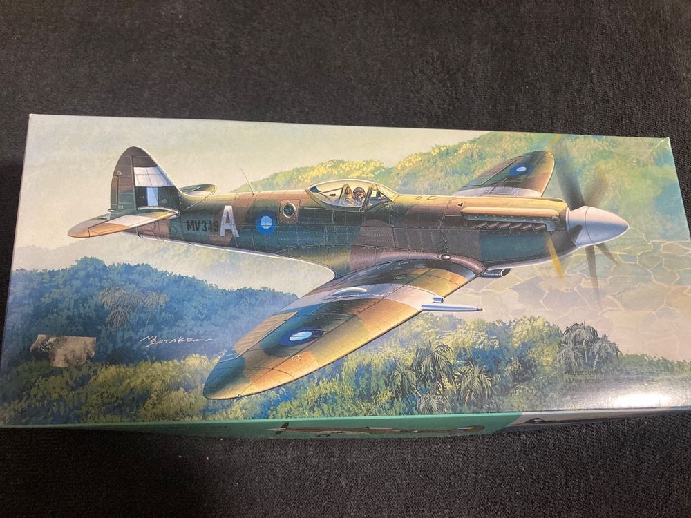 Spitfire F.R.Mk.14E "Fighter Recon" von Fujimi (Neu (gemäss ...