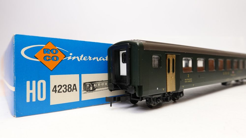 e6 Roco 4238A SBB Personenwagen EW II 2. Klasse mit Licht (Gebraucht ...