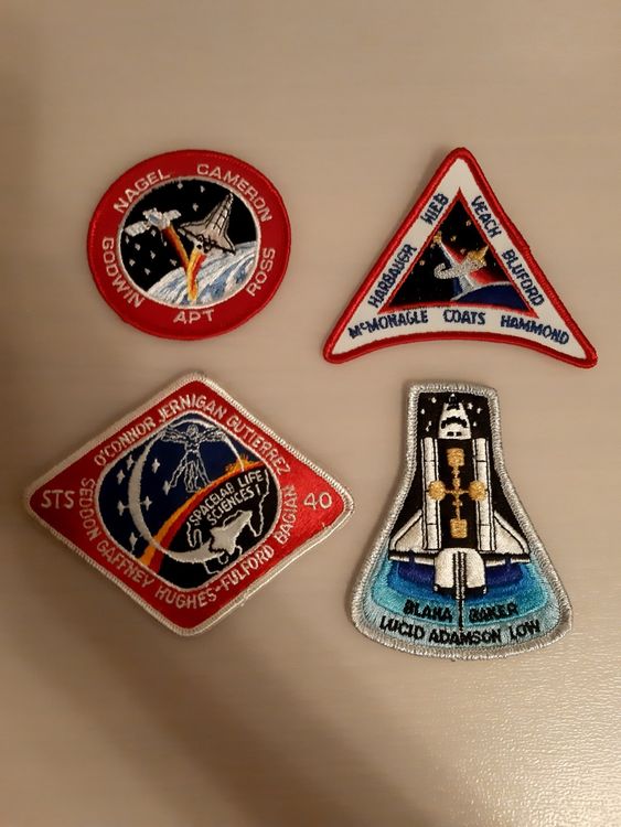 Space Shuttle Patches Nasa (Gebraucht) in Riedikon für CHF 12 – mit ...