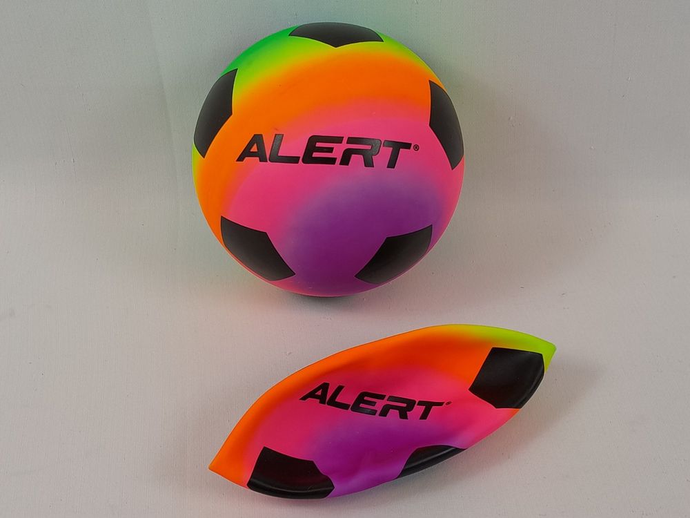 ALERT Ball farbig 2 Stk (Gebraucht) in Richterswil für CHF 3 – mit ...