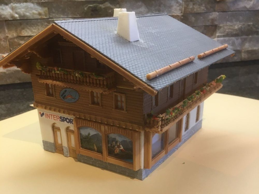 Wohn- und Geschäftshaus (Gebraucht) in Surava für CHF 6 – mit Lieferung auf Ricardo kaufen