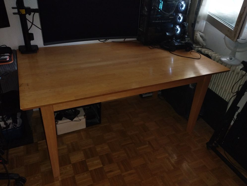Esstisch / Bürotisch / Tisch / massiver Holztisch (Gebraucht) in Wallisellen für CHF 199 – nur ...