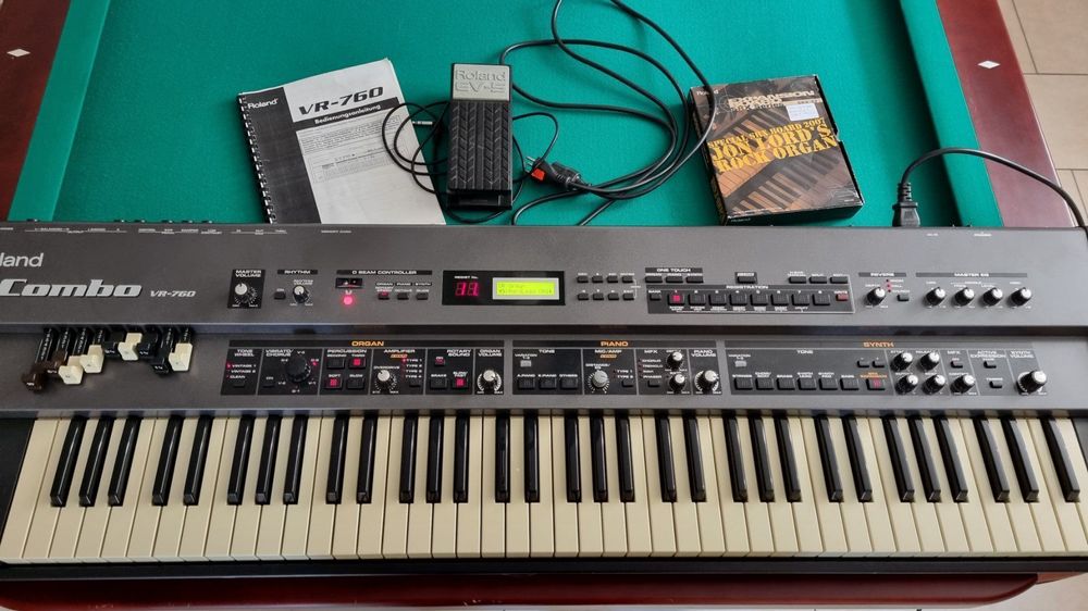 ROLAND VR-760 V-COMBO (Organ, Piano und Synth in einem) (Gebraucht) in ...