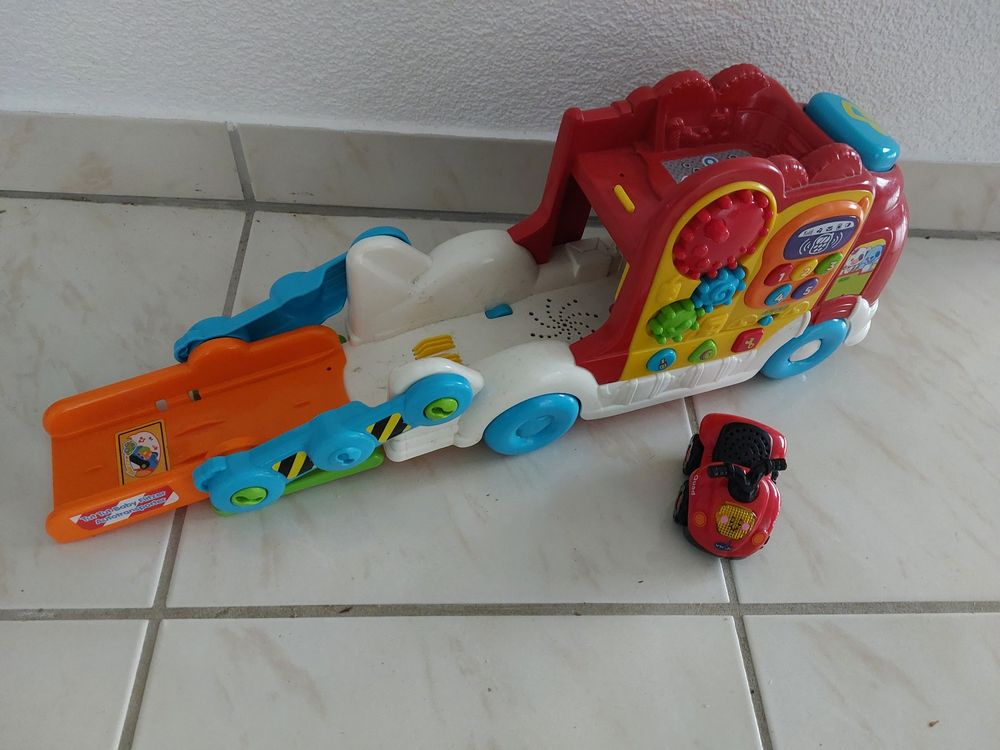 Tut Tut Baby Flitzer - Autotransporter mit einem Auto | Kaufen auf Ricardo
