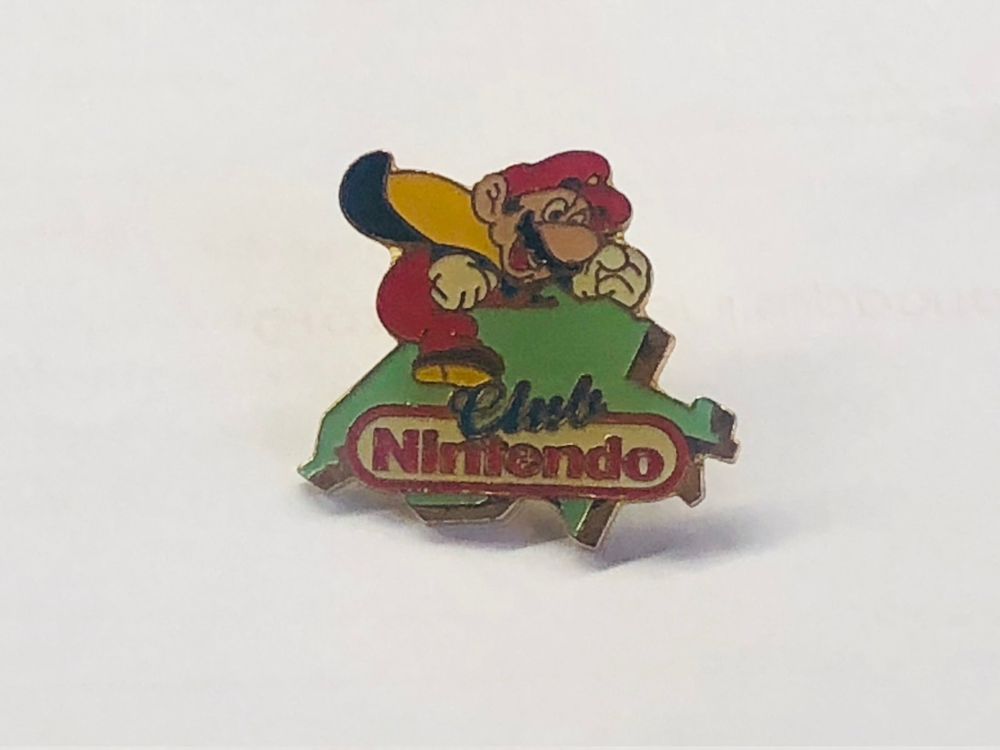 Nintendo Club Pin Swiss Exclusive VERY RARE (Gebraucht) in Giubiasco ...