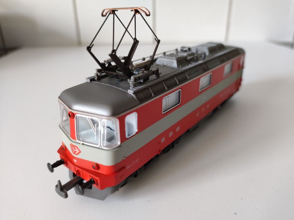 E-Lok SBB Re 4/4 II, Swiss Express, Lok-Nr. 11112, GS = (Neu und originalverpackt) in Seuzach ...