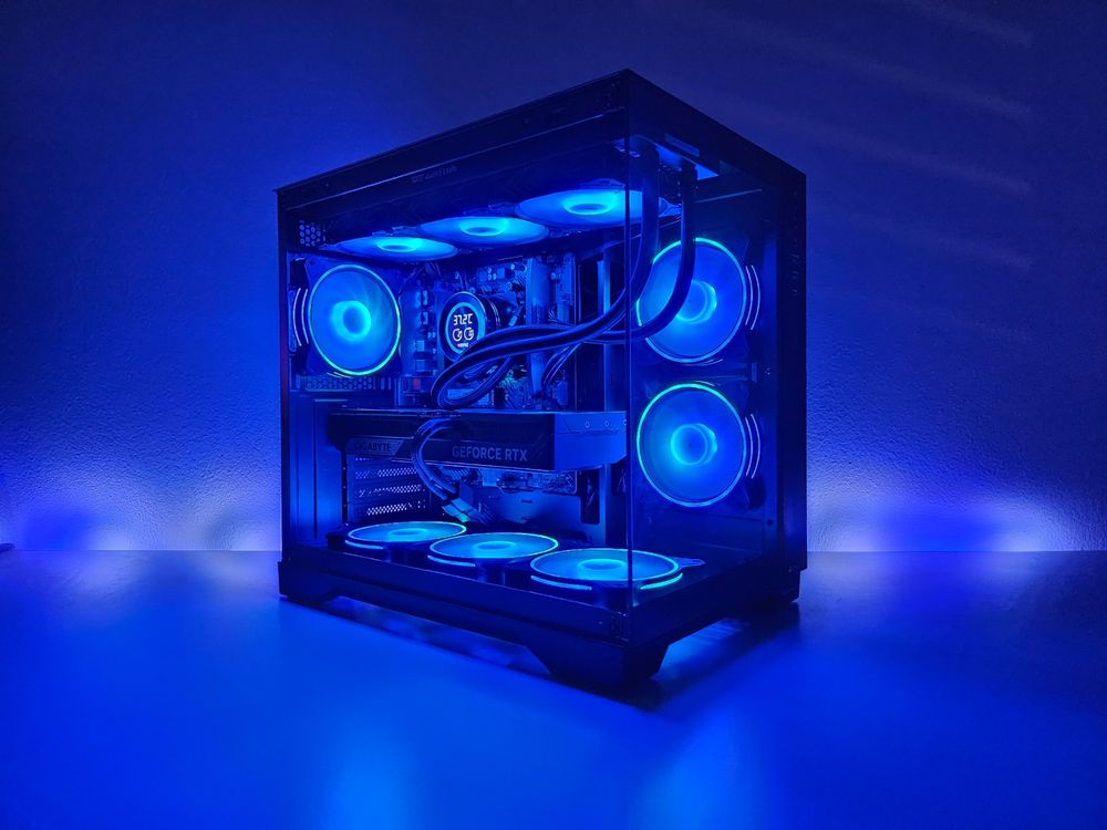 Gaming PC Bloop💦RTX 5070 Ti + Ryzen 7800X3D | 6400MHz DDR5 (Neu und ...