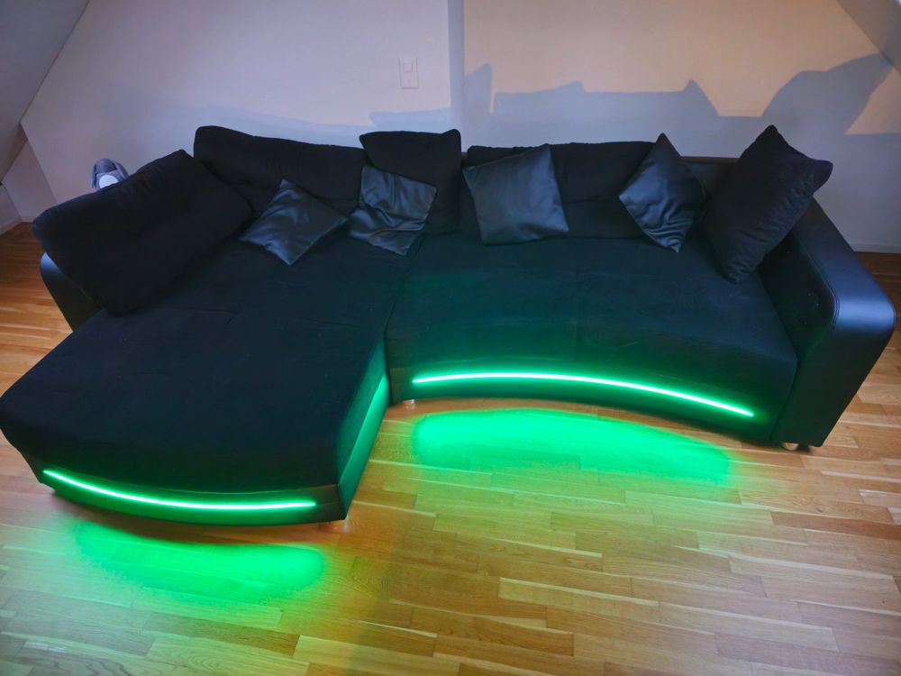 Ecksofa inkl. RGB-LED-Beleuchtung und Bluetooth-Soundsystem (Gebraucht ...