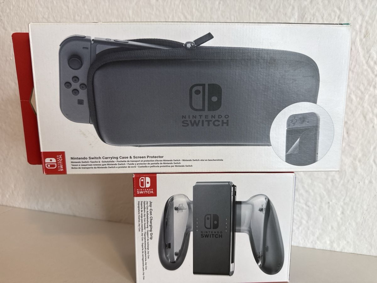 Nintendo Switch Bundle: Case, Screen Protector, JoyCon Grip! (Neu ...