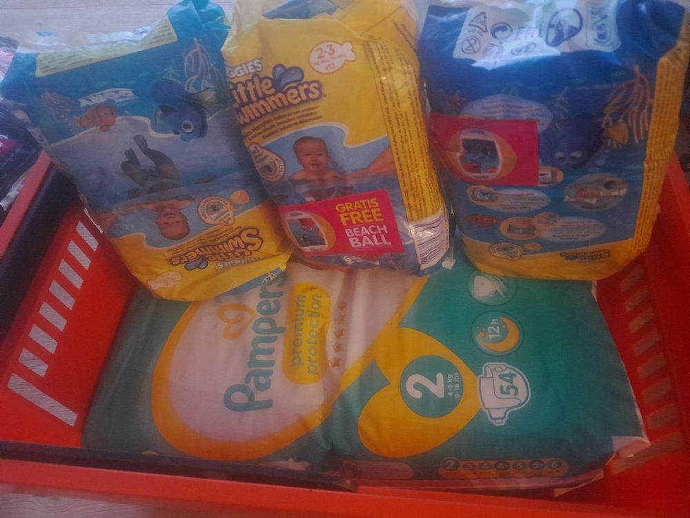 grosses Windelpaket pampers 2 und schwimm windel (Neu (gemäss ...