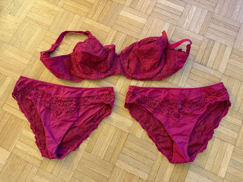 Triumph Wäsche Set rot (BH 95 D, 2x Slip 42) (Gebraucht) in Oberägeri ...