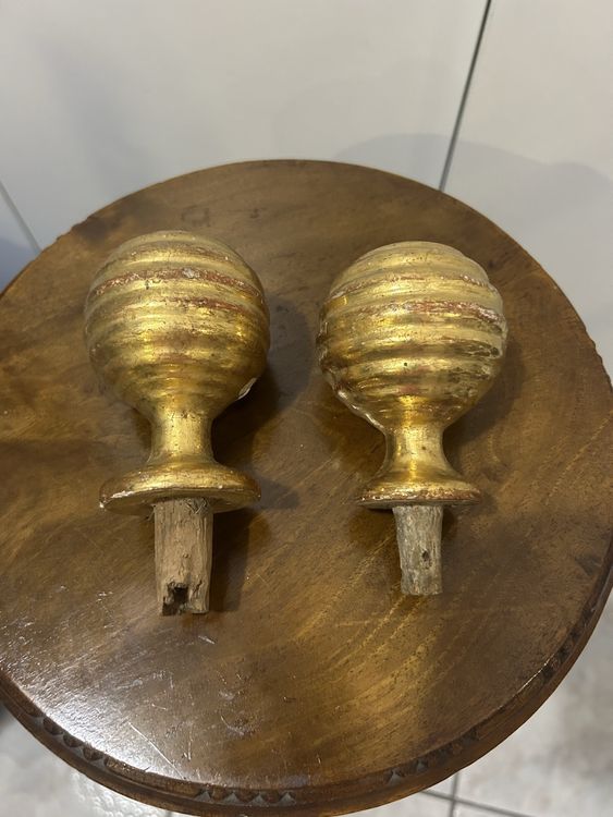 Coppia di pomelli antichi in legno dorato (Usato) a Losone per CHF 28 ...