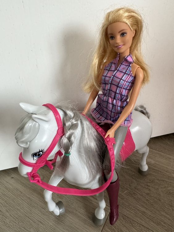 Barbie mit Pferd (Gebraucht) in Wilen b. Wollerau für CHF 9 – mit Lieferung auf Ricardo kaufen