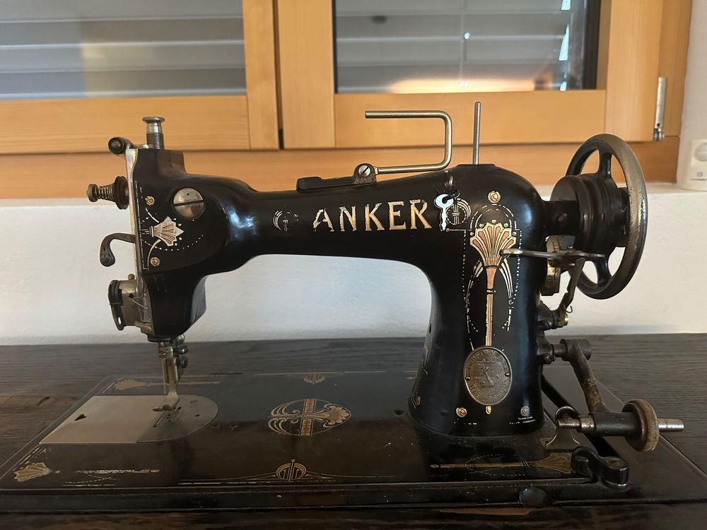 Anker Nähmaschine mit Tisch und Zubehör (Gebraucht) in Trin für CHF 1 ...
