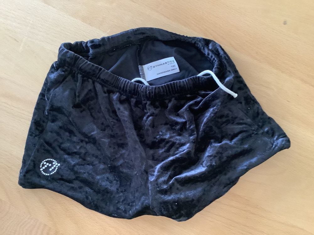 Turnhose Kunstturnen Geräteturnen 140 (Gebraucht) in Maienfeld für CHF 9 – mit Lieferung auf ...