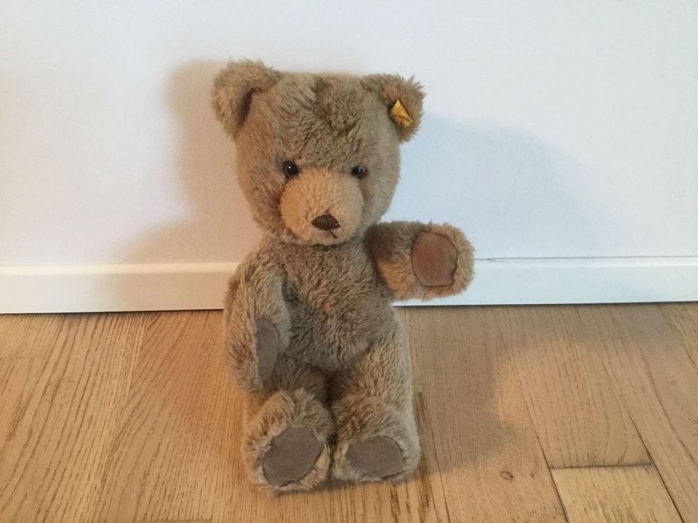 Bär von Steiff (Gebraucht) in Biel/Bienne für CHF 21 – nur Abholung auf ...