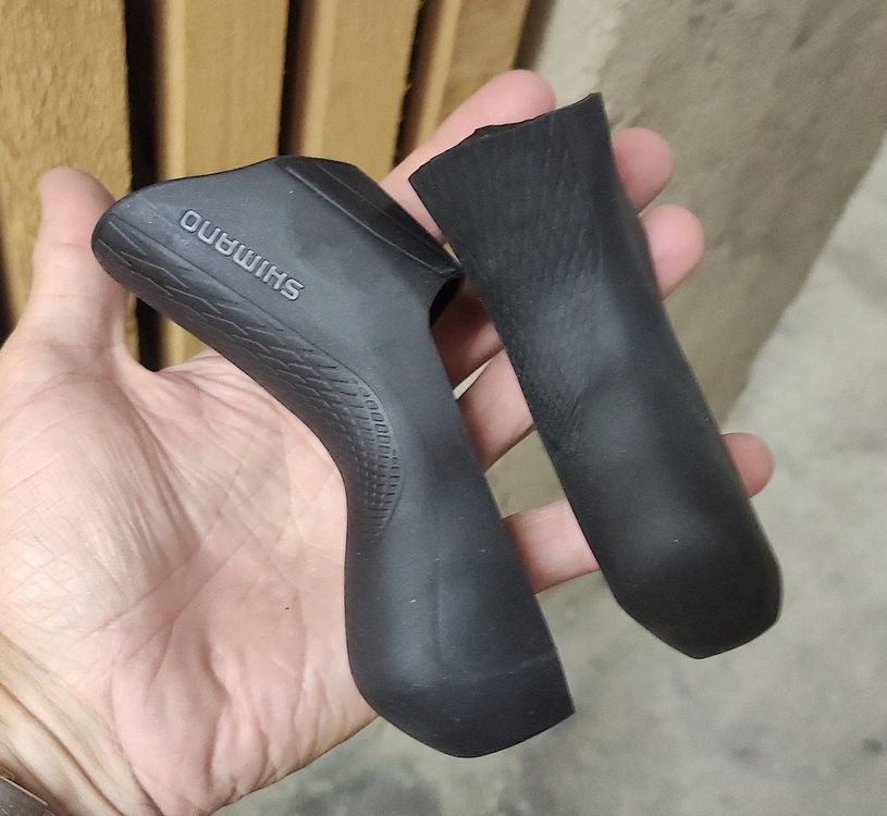 Shimano ST-R8020 Griffgummi Rechts/Links (Gebraucht) in Lausanne für CHF 5 – mit Lieferung auf ...
