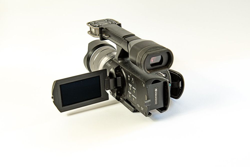 Sony NEX-VG20E FULL HD Camcorder, 16.1MP APS HD CMOS (Gebraucht) in für ...