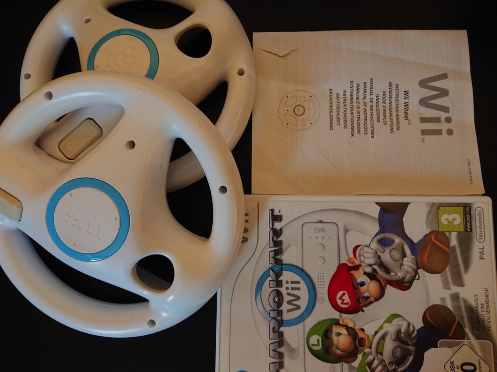 Original Nintendo Wii Lenkräder und Mario Kart Wii Spiel (Gebraucht) in ...