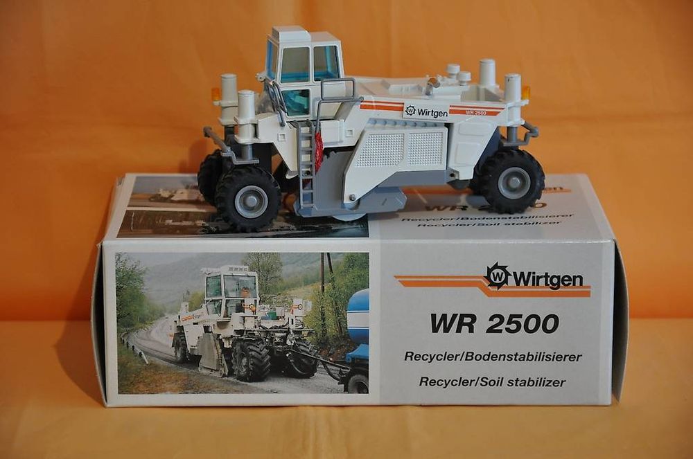 WIRTGEN WR 2500 Recycler (Neu (gemäss Beschreibung)) in Mitlödi für CHF ...