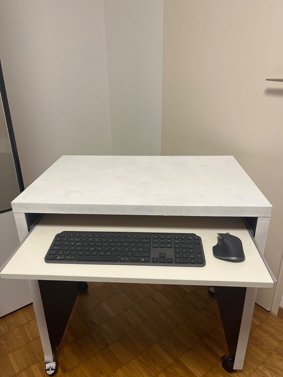 Computer Tisch / Schreibtisch (Gebraucht) in Dietikon für CHF 1 – nur ...