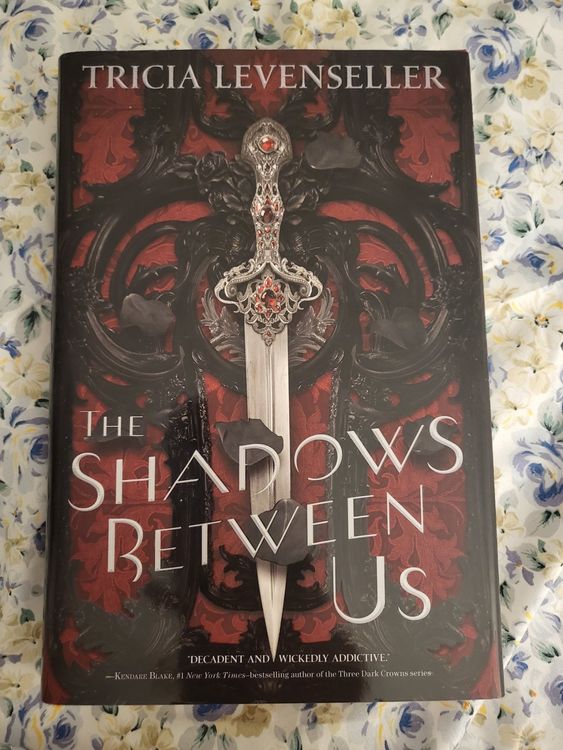 Tricia Levenseller: The Shadows Between us | Kaufen auf Ricardo